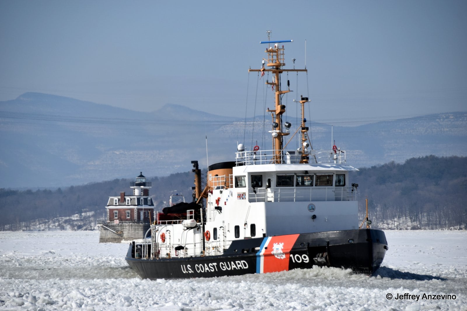 The Coast Guard's Icebreakers Are Back at Work - Scenic Hudson